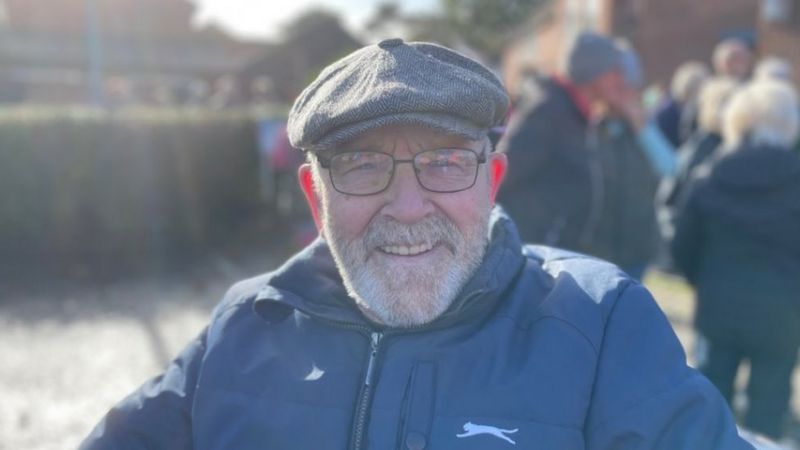 Hundreds of Burnham-on-Crouch residents protest over GP surgery - BBC News