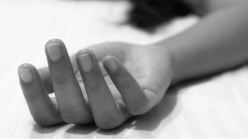 Non-fatal strangulation: Man convicted under new law - BBC News