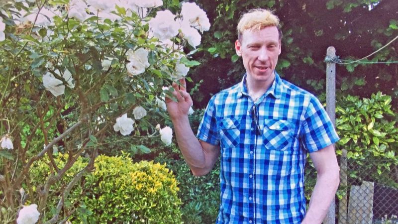 How did police miss Barking serial killer Stephen Port? - BBC News