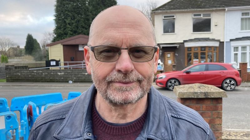 Skewen flood: Residents 'battle' with authorities - BBC News