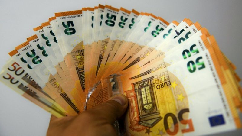 Newspaper headlines: Brexit divorce bill 'agreed' and Meghan mania ...