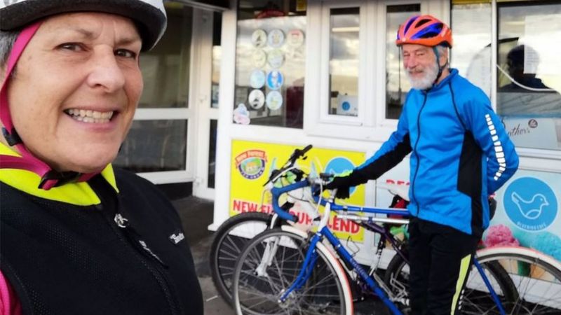 Cycling record holder Kate Strong in bamboo bike ride challenge - BBC News