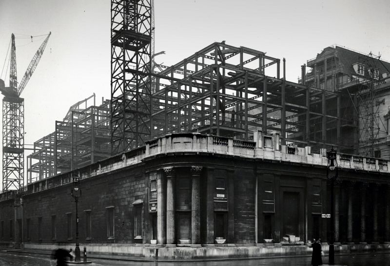 Photos from the Bank of England's vaults - BBC News