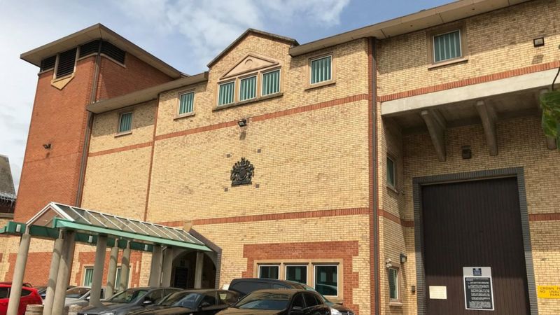 HMP Bedford: Extra staff deployed at 'most violent prison' - BBC News