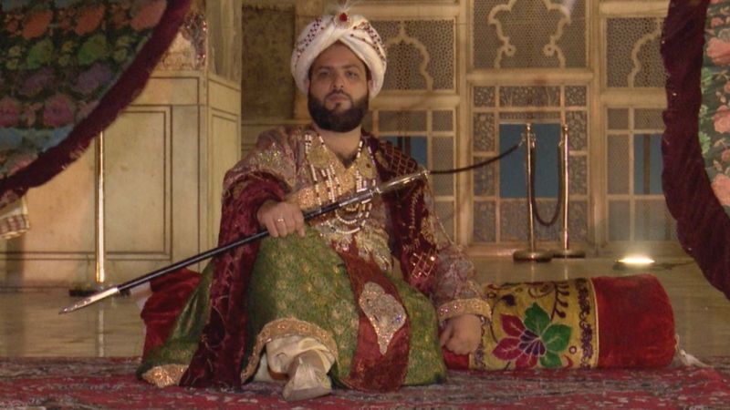 لاہور کا شاہی دورہ: سیاحوں کی حضوری باغ، عالمگیری دروازے اور شیش محل ...