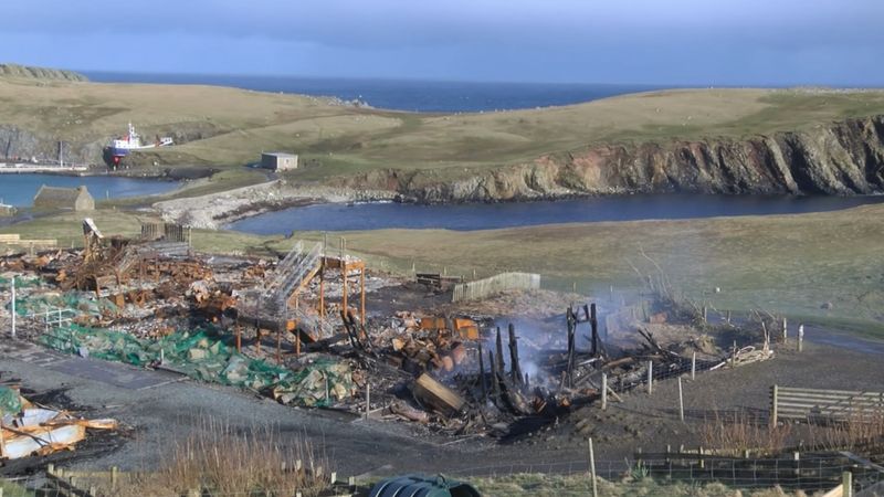 Fair Isle fire family 'humbled' by kindness - BBC News