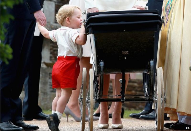 Prince George photograph released to mark 2nd birthday - BBC News