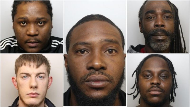 Gun smugglers jailed after undercover sting - BBC News