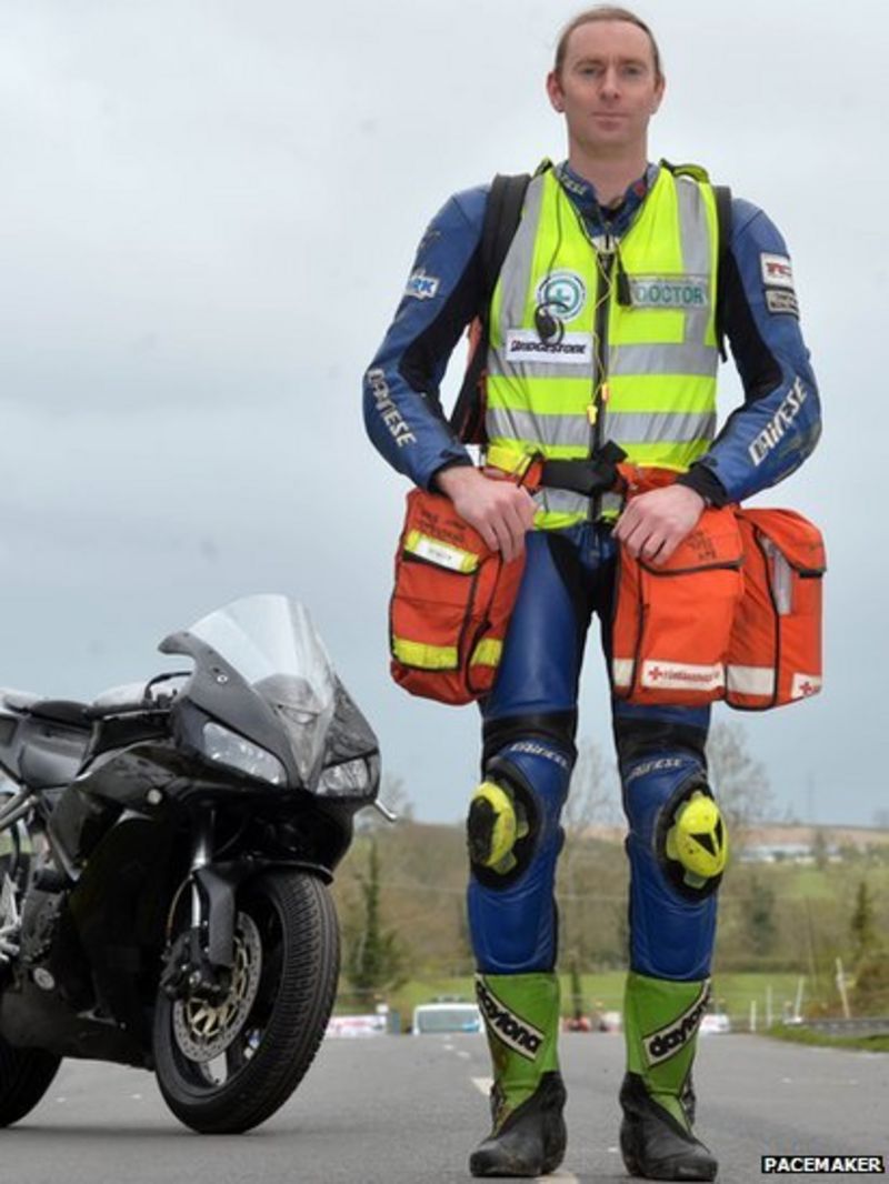 NI motorcycle doctor John Hinds dies in Dublin accident - BBC News