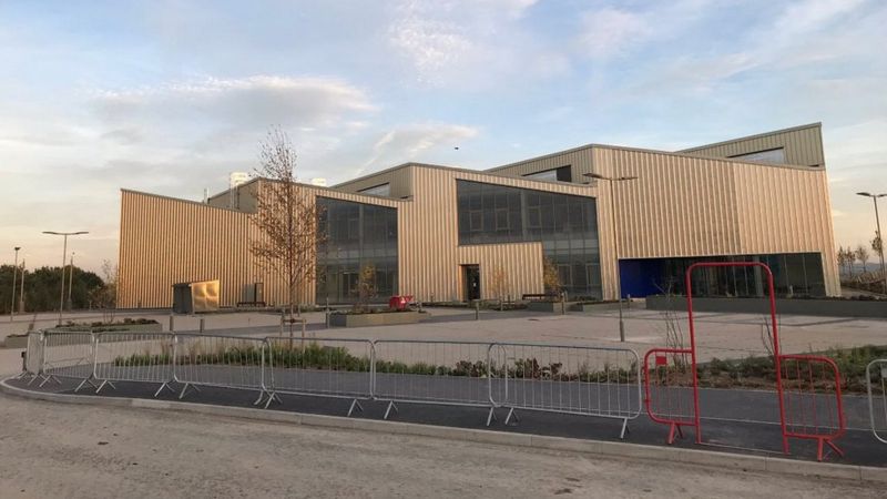 Boeing Sheffield: Aircraft firm opens European factory - BBC News