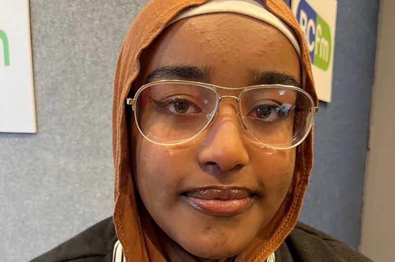 Sudan: The young Brits worrying about relatives in the country - BBC News Sudan: The young Brits worrying about relatives in the country - BBC News