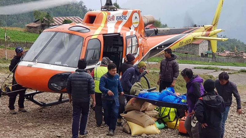 Mount Everest: Melting glaciers expose dead bodies - BBC News