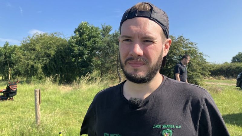 Nottingham attacks: Angling club pays tribute to Ian Coates - BBC News