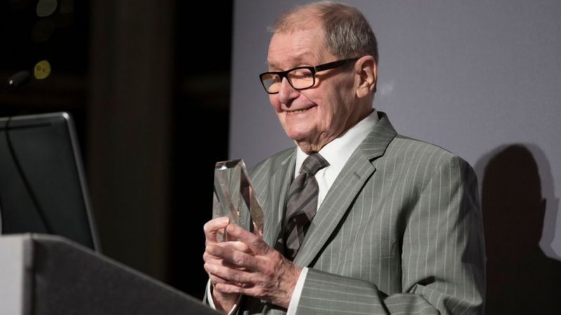 Tributes to Coronation Street creator Tony Warren - BBC News
