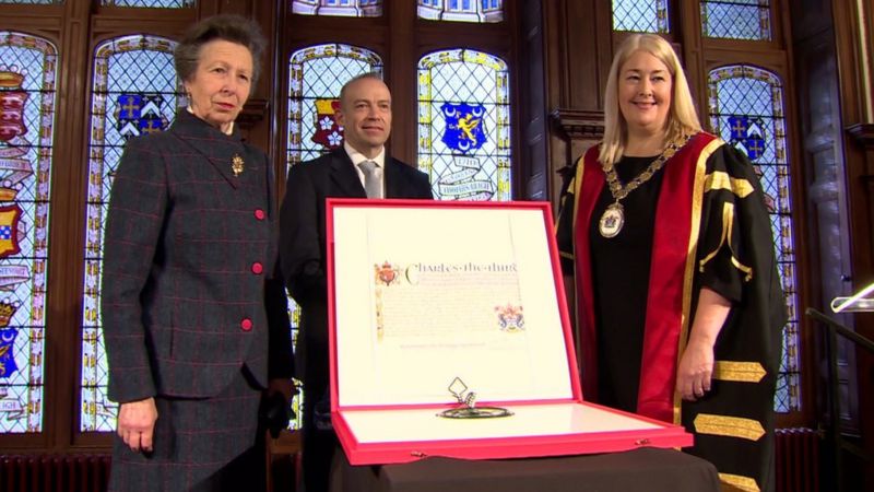Bangor receives city status in Princess Anne visit - BBC News