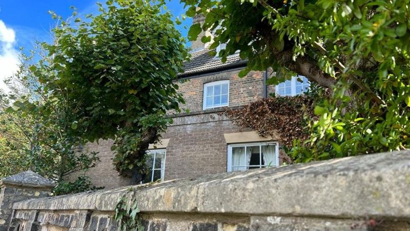 HC-One: The Elms residents 'not safe' at four-inquest care home - BBC News