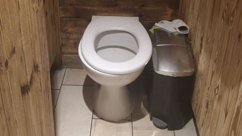 Lady Latrine: 'Why I rate toilets I visit on Instagram' - BBC News