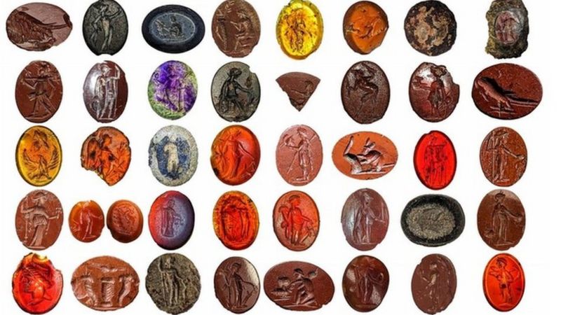Carlisle Roman bathhouse excavation unearths sculptures and gems - BBC News