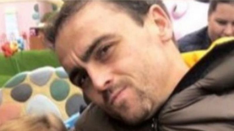 Cheshunt Tree surgeon crushed to death in loader accident - BBC News