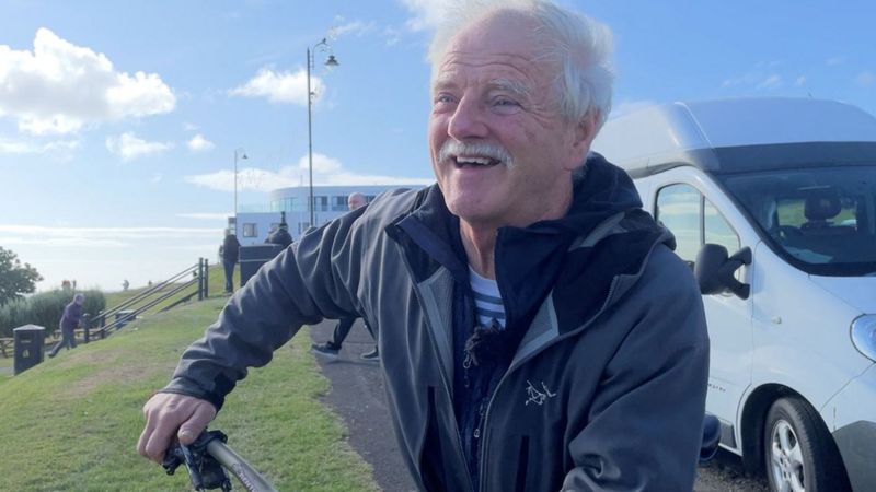 Manxman: New Isle of Man ferry welcomed into harbour - BBC News