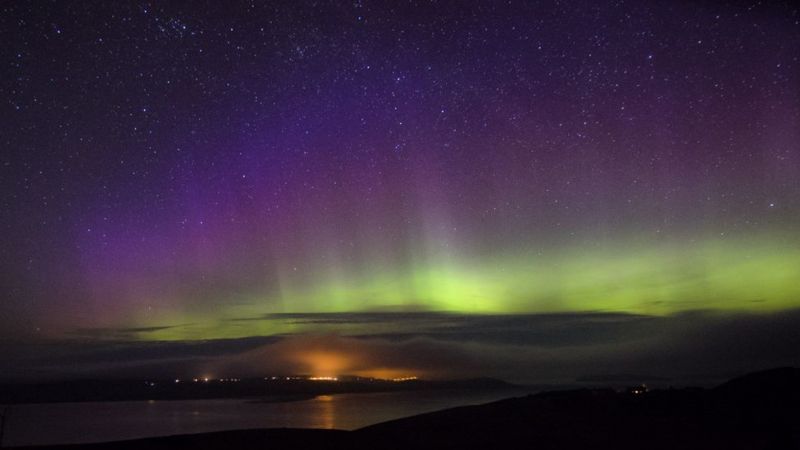 Red alert for aurora sightings was issued Monday night - BBC News
