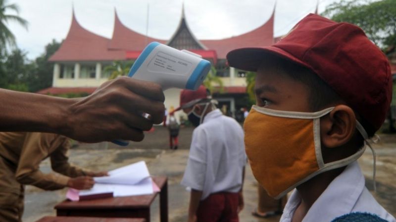 Sekolah dan pandemi Covid-19: Pemda diizinkan buka sekolah pada Januari, peta zonasi 'tidak lagi ...