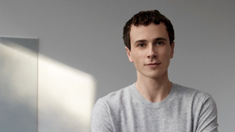 Should we be giving away our personal data for free? - BBC News