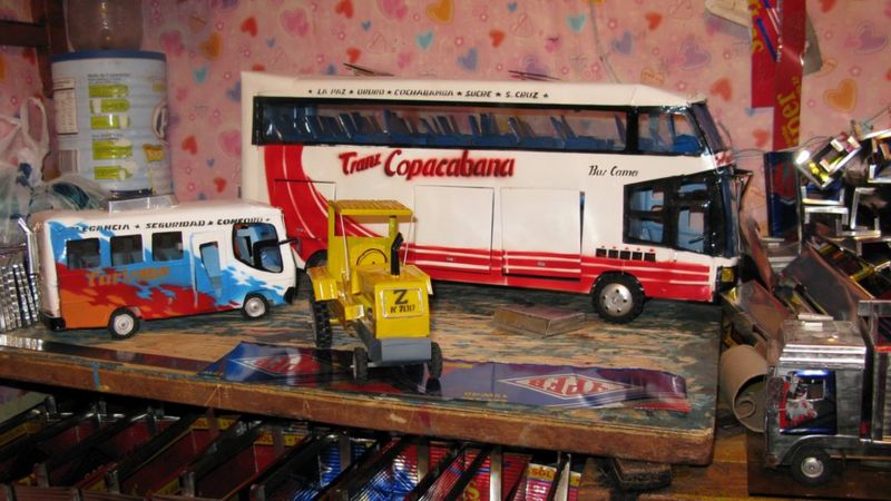 Bolivia's San Pedro 'tourist prison', 20 years on - BBC News