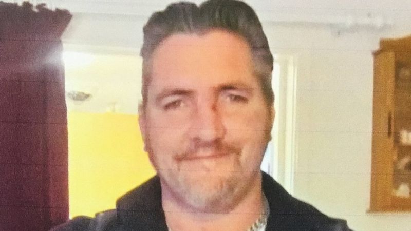 Baseball bat murder trial: Neil Sutherland cleared 11 years on - BBC News