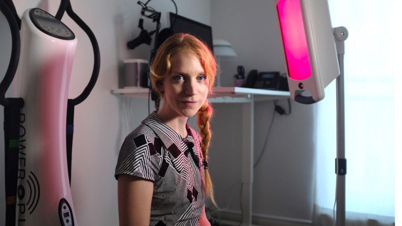 Biohacker: Meet the people 'hacking' their bodies - BBC News