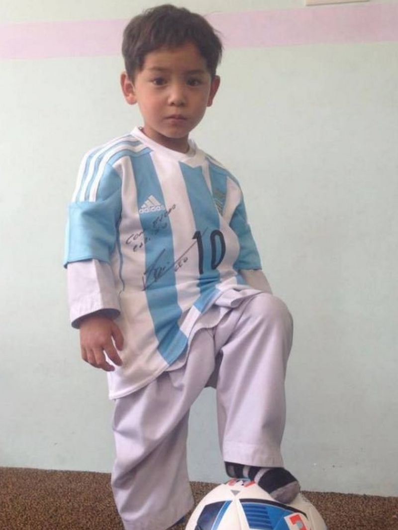 How Messi's biggest fan finally got to meet his hero - BBC News