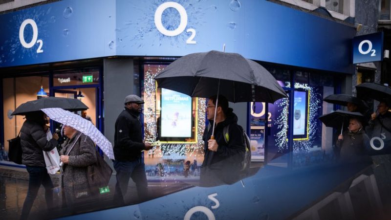 Virgin Media and O2 join forces to take on BT - BBC News