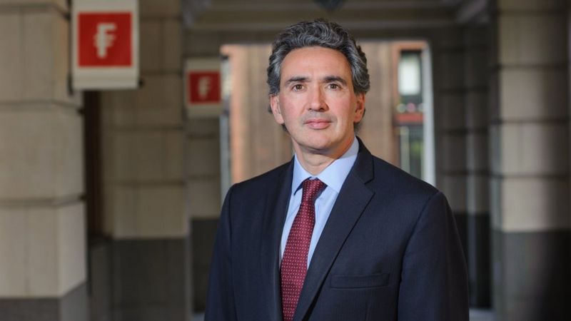 Fidelity backs Theresa May's executive pay plans - BBC News