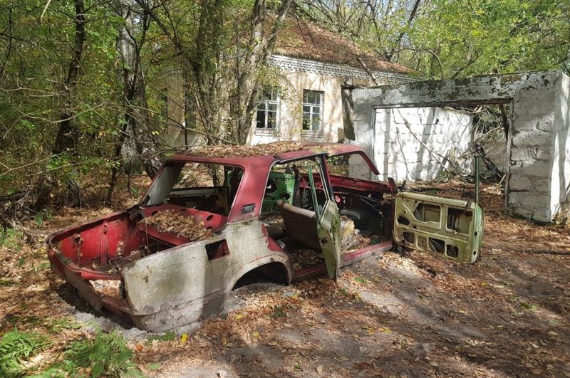 Your pictures on the theme of 'garages' - BBC News