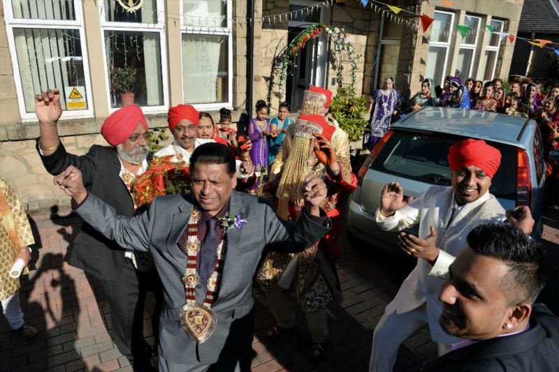 In pictures: South Asian culture in Scotland over 30 years - BBC News