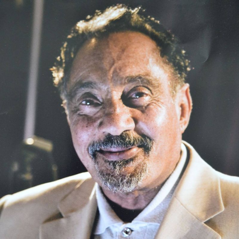 ኪነ ጥበብ፡ አንጋፋው የጥበብ ሰው ተስፋዬ ገሰሰ በሚያውቋቸው አንደበት - BBC News አማርኛ