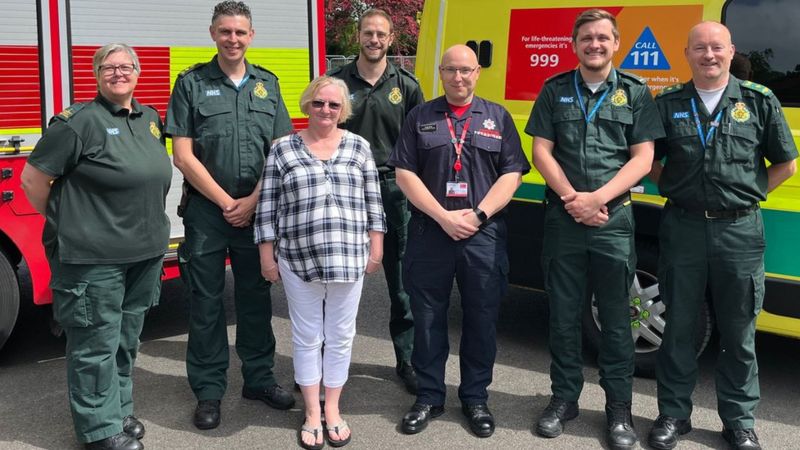 Lancashire woman meets first responder who saved her life - BBC News