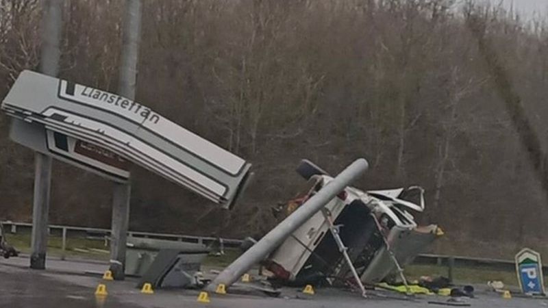 Driver hurt after car hits road sign on A40 near Carmarthen - BBC News