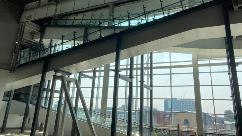 Photos offer glimpse inside Coventry's empty Ikea store - BBC News