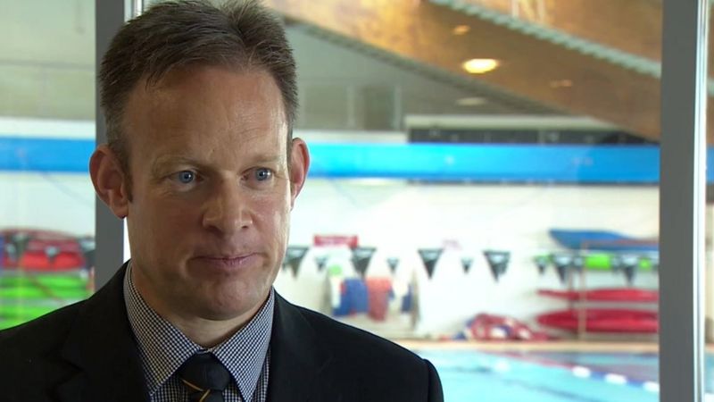 Cornwall Council: Bid to oust leader Julian German fails - BBC News