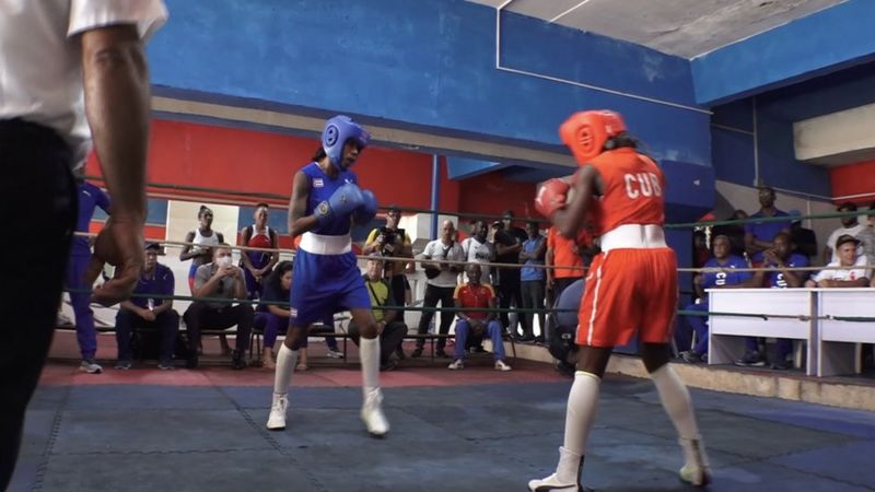 Cuba: Women boxers allowed to compete after rule change - BBC News
