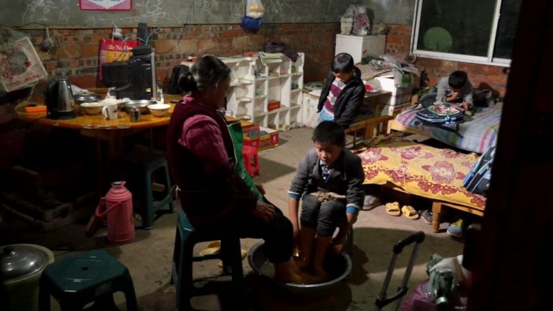 Counting the cost of China’s left-behind children - BBC News