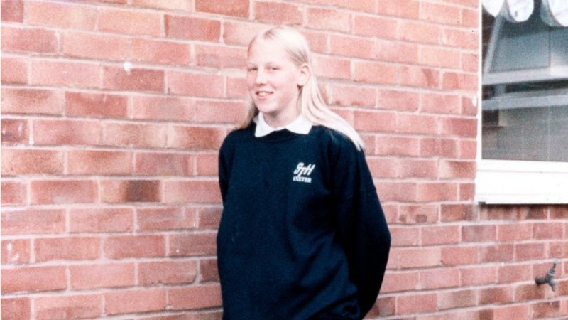 Kate Bushell: Family's plea to solve 25-year-old murder case - BBC News