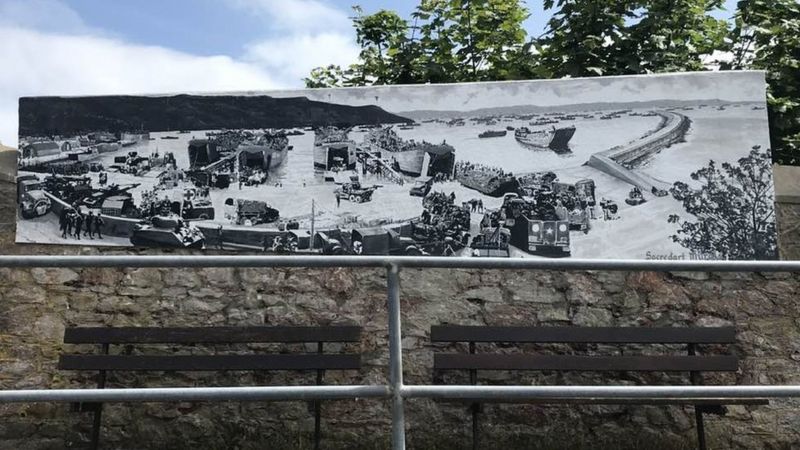 Brixham harbour mural remembers D-Day troops - BBC News