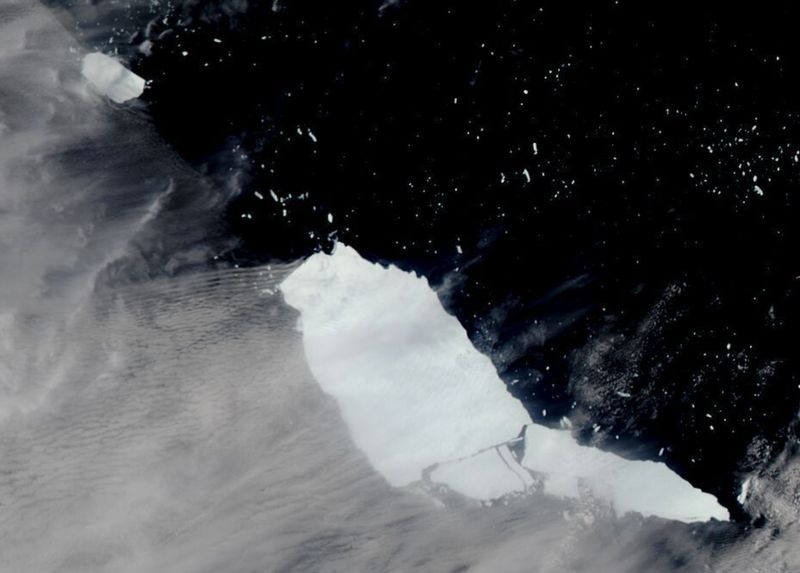 Giant Antarctic iceberg A68a is not done yet - BBC News