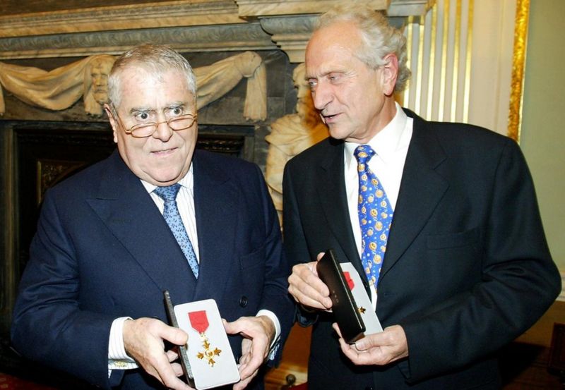 Michel Roux: French restaurateur and chef dies aged 78 - BBC News