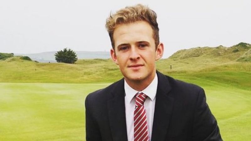 Cornish golfer Harry Hall breaks through to top rank - BBC News