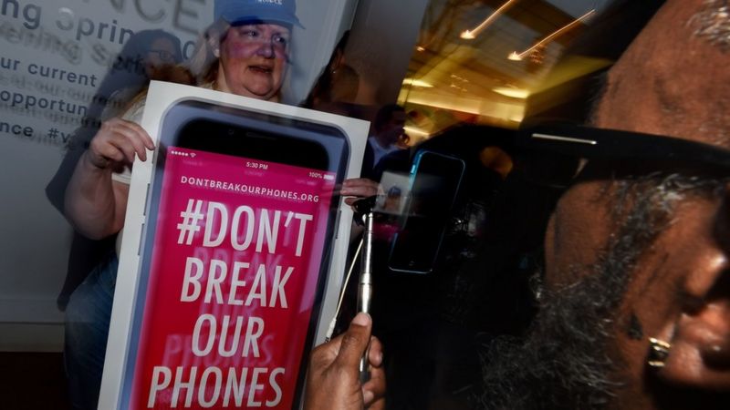 Apple asks court to reverse FBI iPhone order - BBC News