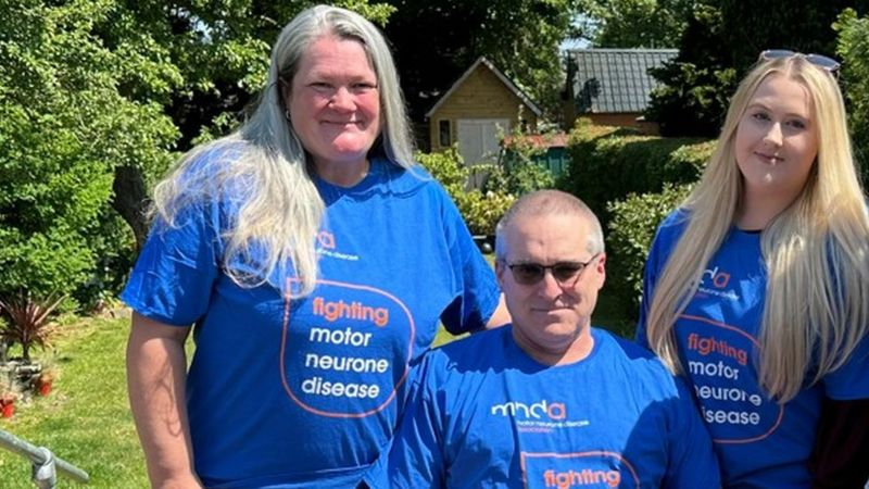 Nottinghamshire man with MND to make 15,000ft charity skydive - BBC News