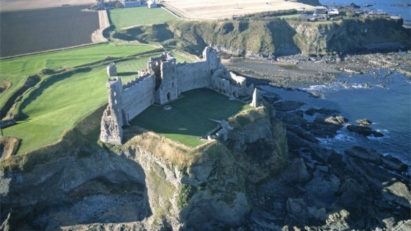 New insight into Tantallon Castle in East Lothian - BBC News